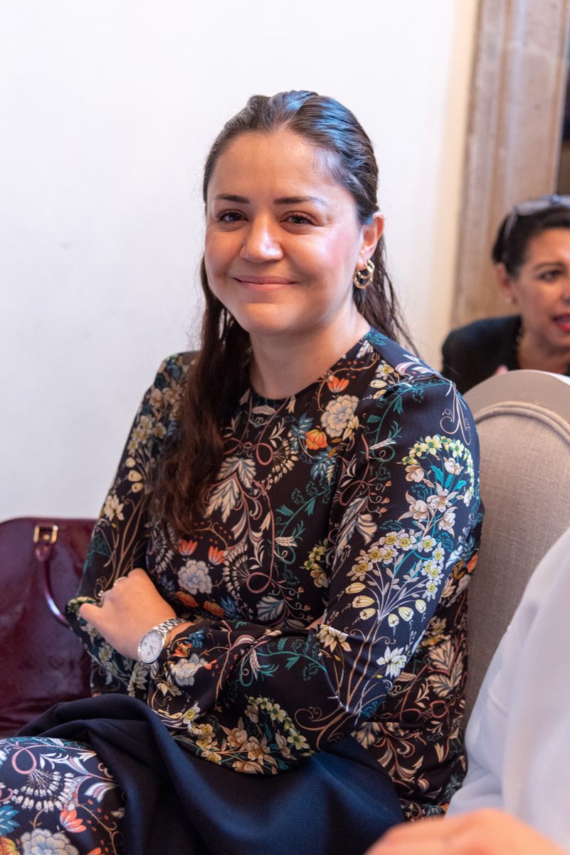 Alejandra Llamas presentó: "Del miedo al amor"