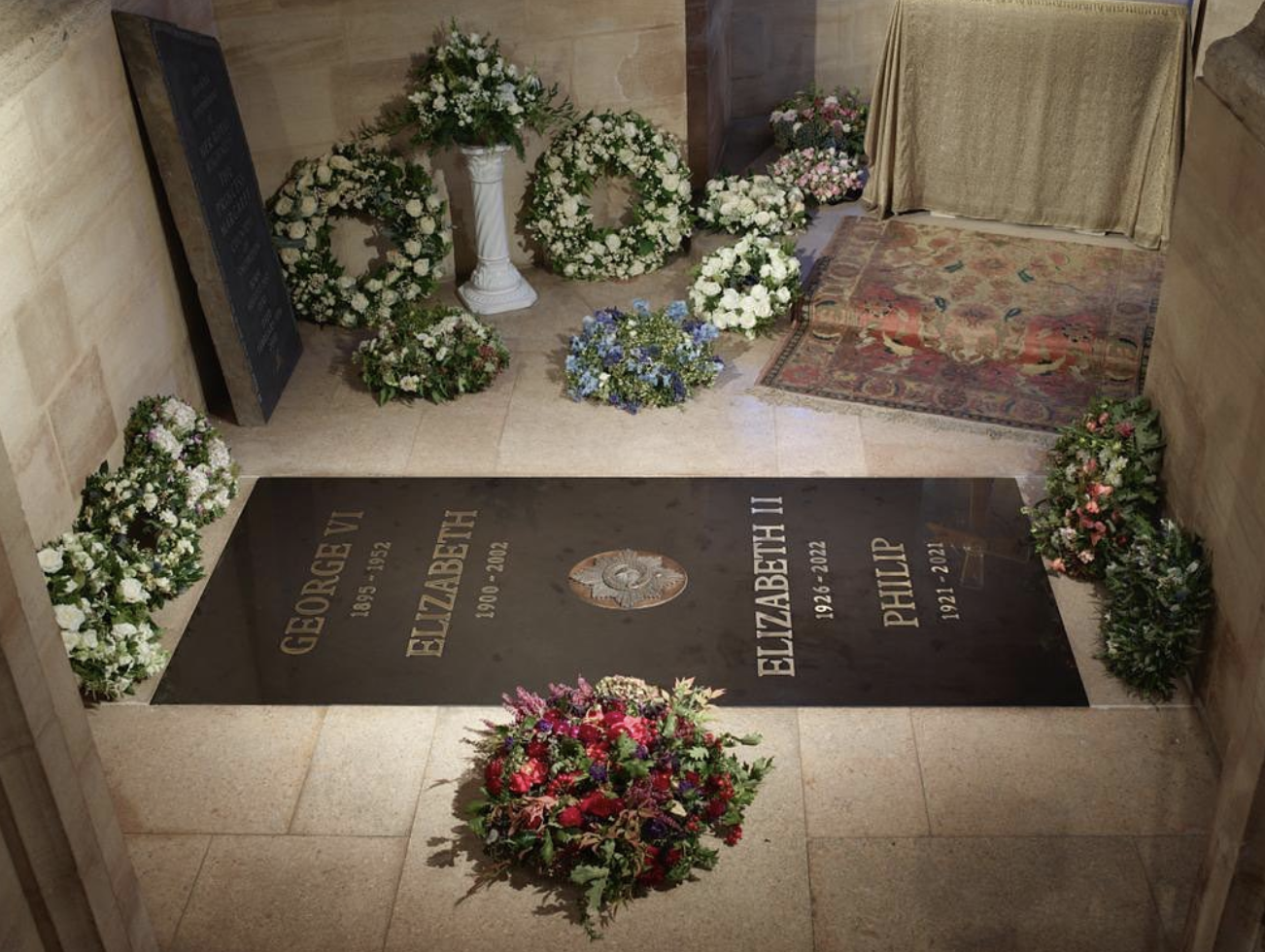 La foto final y los detalles de la tumba donde descansa la reina Isabel II