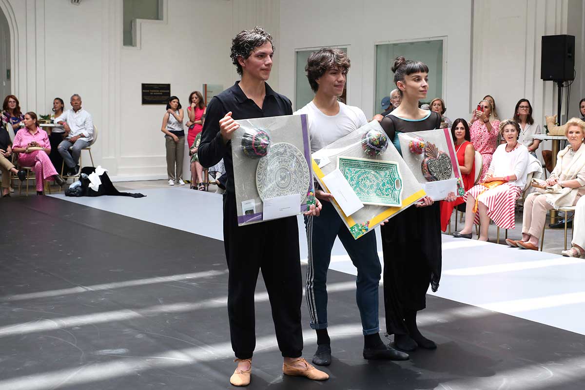 Isaac Hernández se luce en el evento 'Bailando por el Arte Popular'