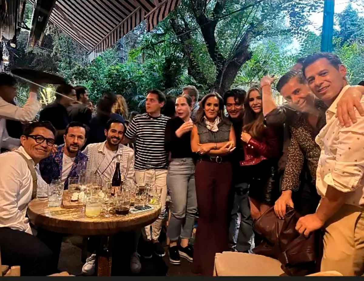 El restaurante Contramar festeja su aniversario número 25 entre amigos