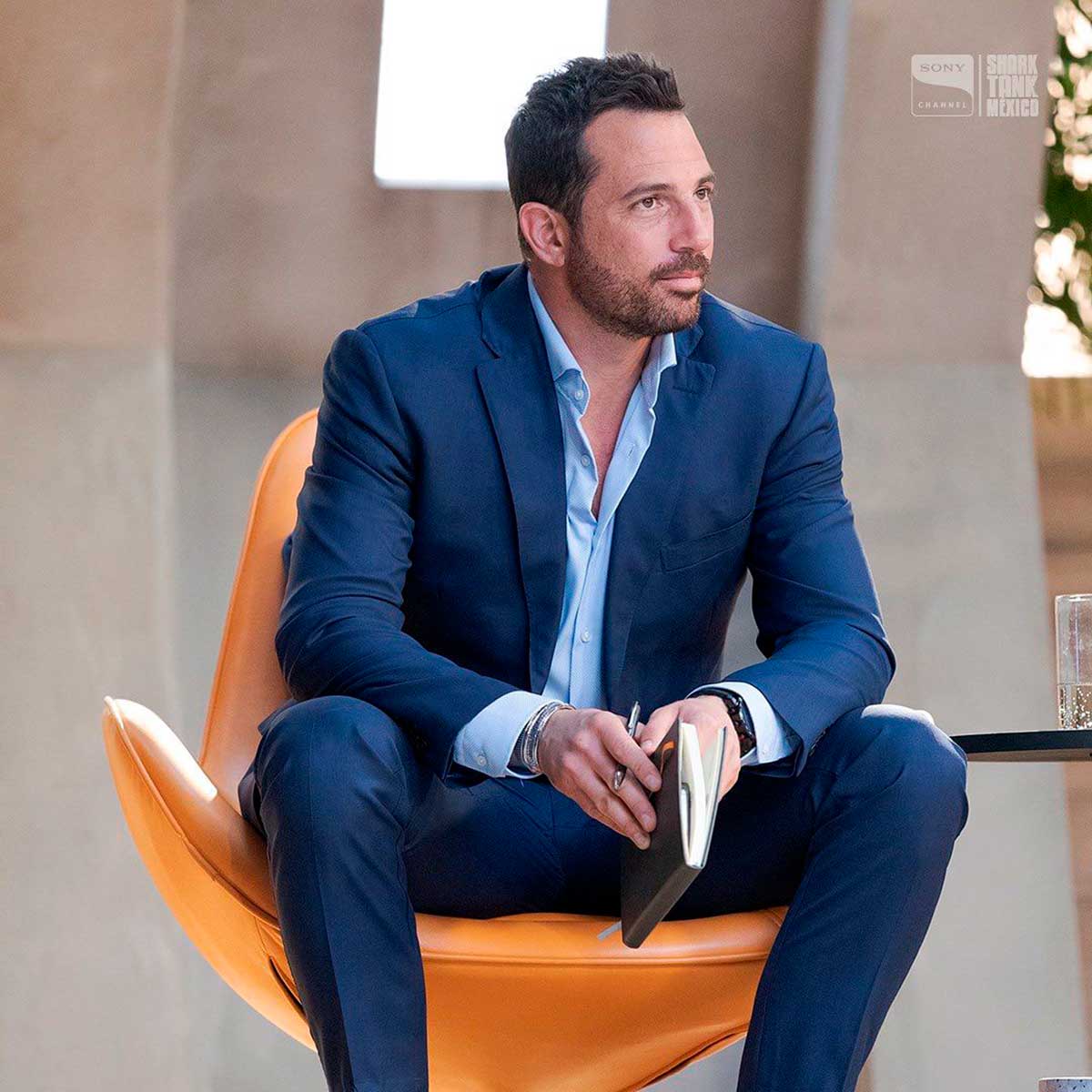 Él es Alejandro Litchi, el guapo tiburón que regresa a 'Shark Tank México'
