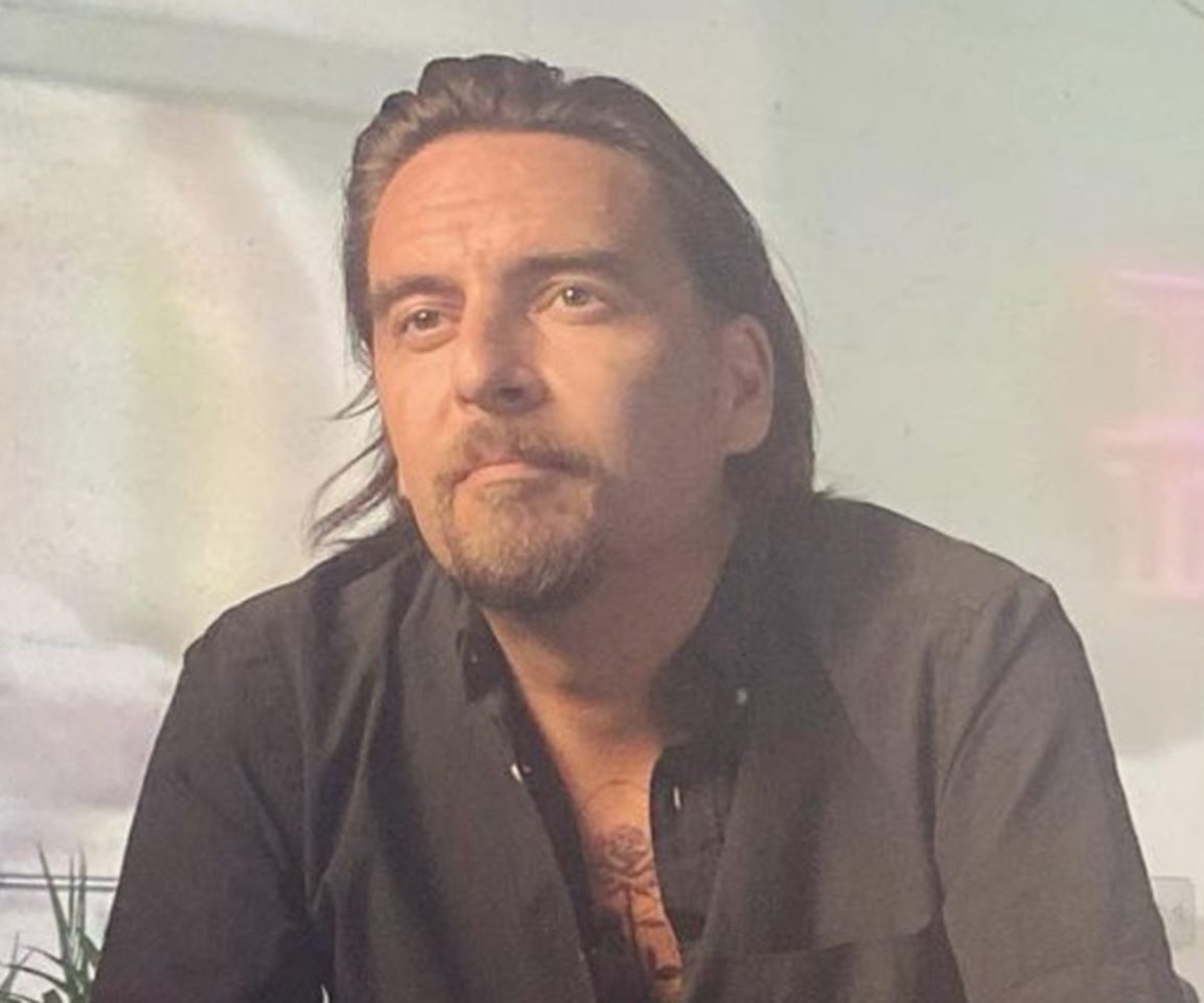 Muere Adrián Olivares a los 48 años, exMenudo y hermano de Karla Souza