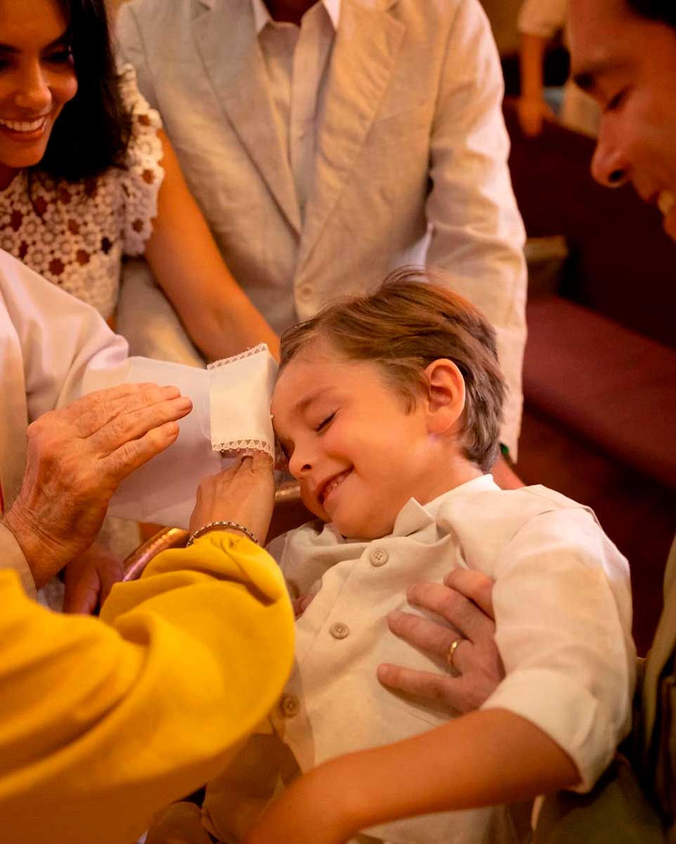 Bárbara Coppel y Alejandro Hank celebran el bautizo de su hijo en México