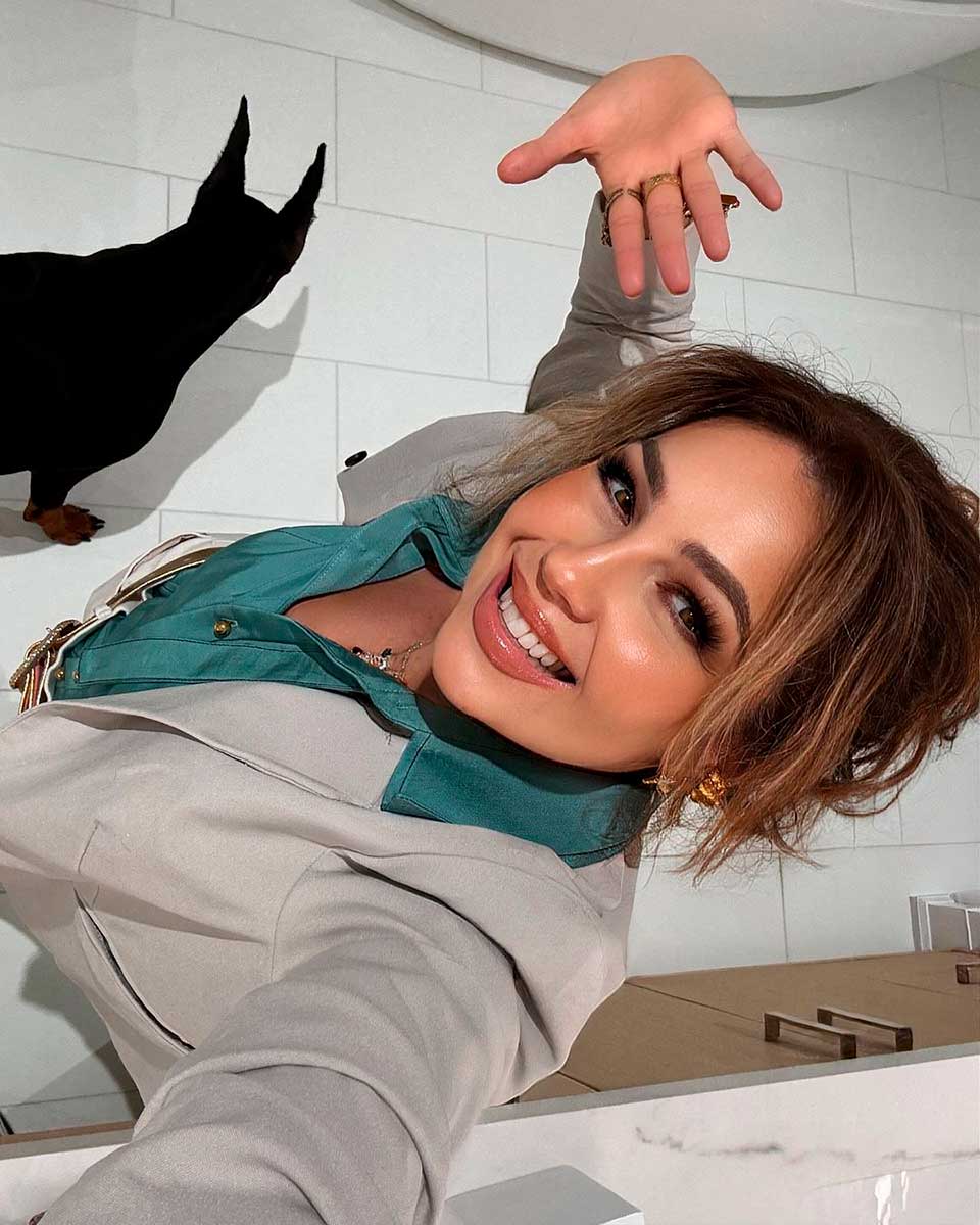 Así celebró Thalía su cumpleaños número 53 en compañía de su familia