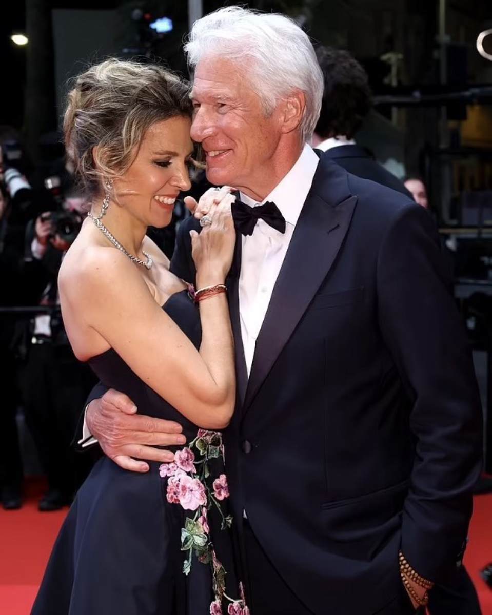 Richard Gere deja USA y se va España, su esposa Alejandra Silva lo decidió