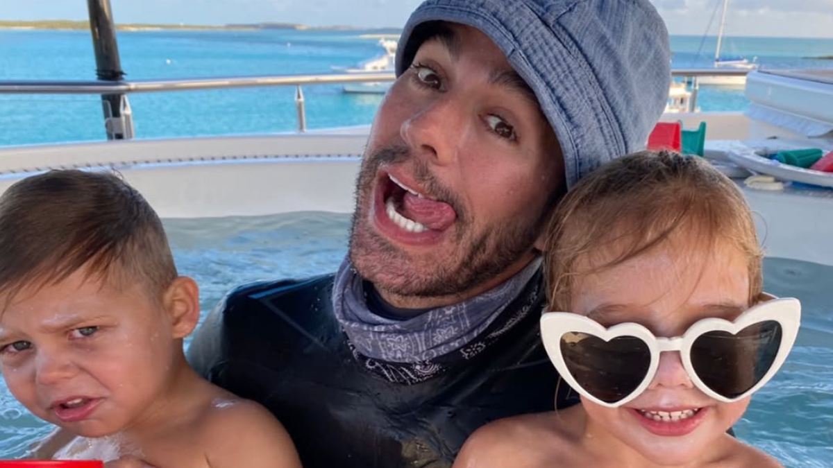 Así es el bunker de Enrique Iglesias donde vive en Miami con su familia
