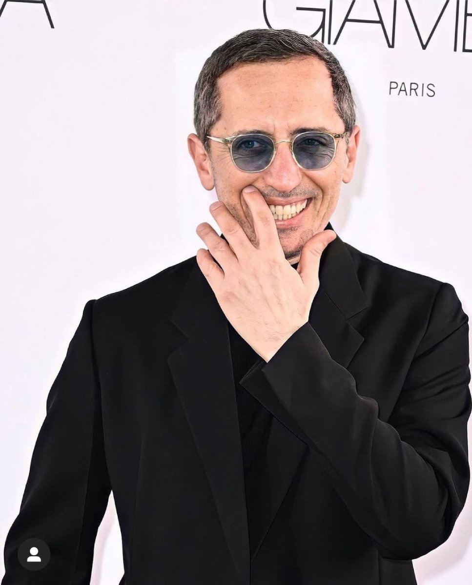 Gad Elmaleh, ex de Carlota Casiraghi, presume feliz su sobriedad